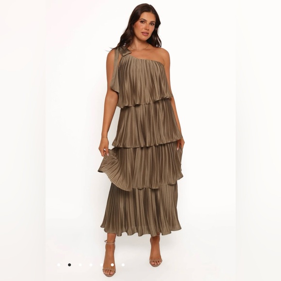 Petal & Pup | Dresses | Petal Pup Miah Midi Oneshoulder Tiered Dress In ...